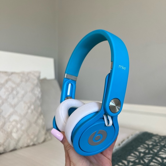 Beats by Dre | Headphones | Neon Blue Beats By Dr Dre Mixr Wired Over ...